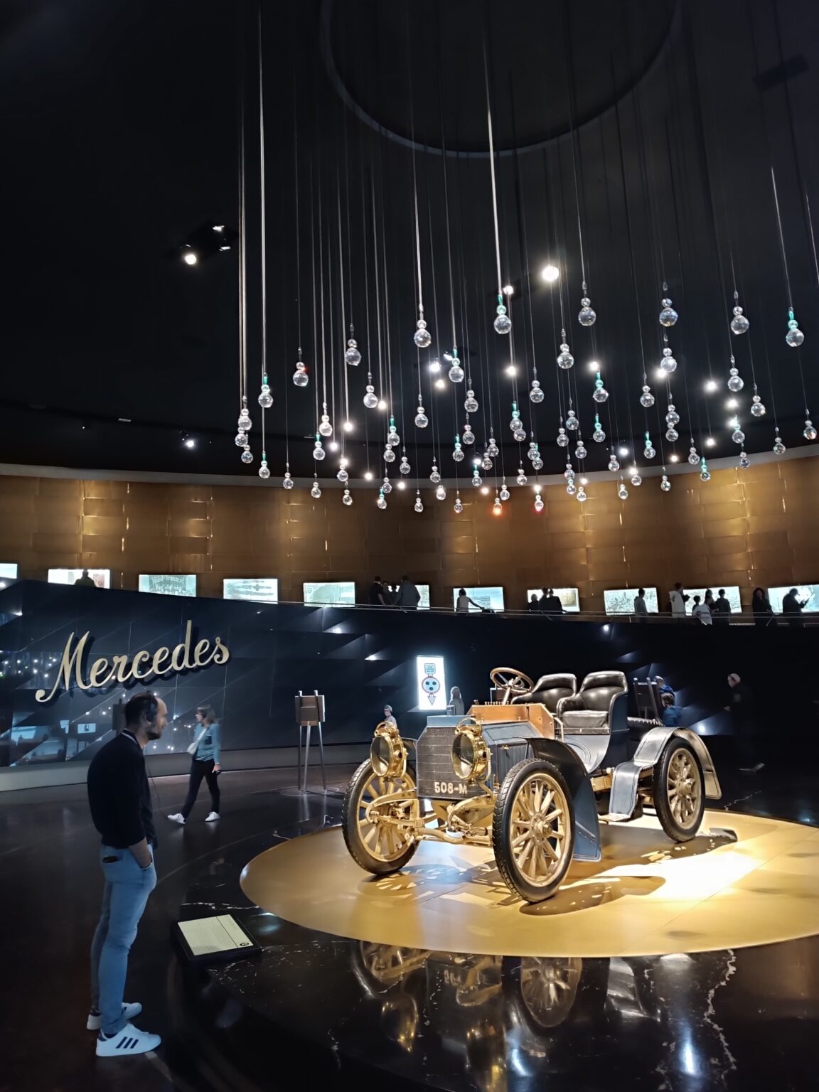 Unser Besuch im Mercedes-Benz Museum Stuttgart