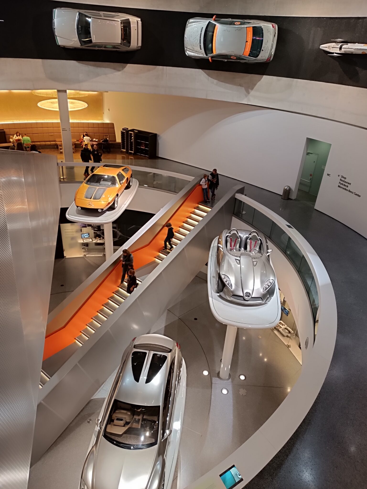 Unser Besuch im Mercedes-Benz Museum Stuttgart